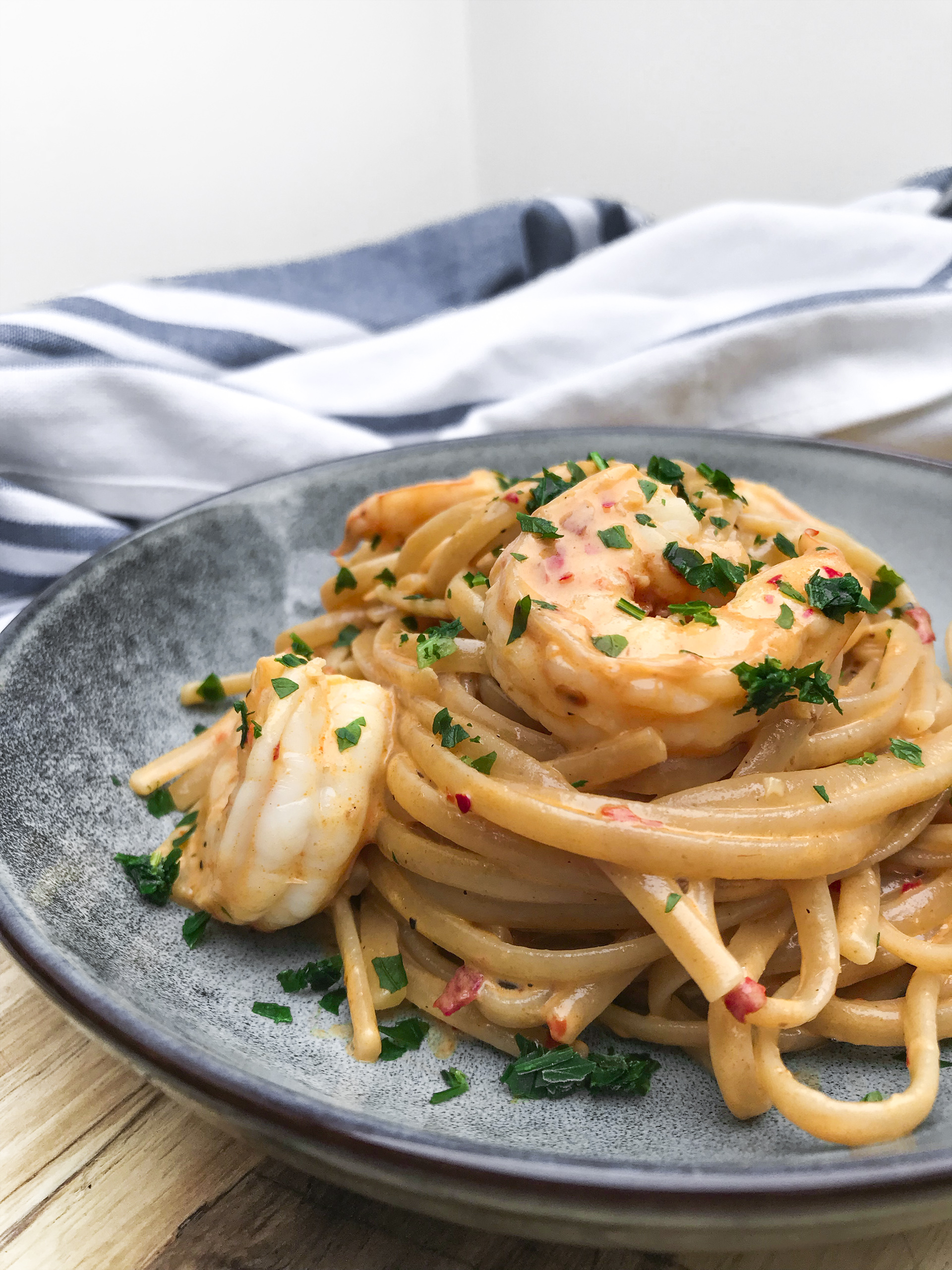 Pasta med rejer i flødesovs: Pastaret med rejer i fløde – Christinas Køkken